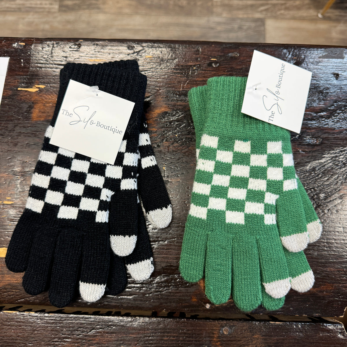 Checkered Finger Gloves – The Silo Boutique